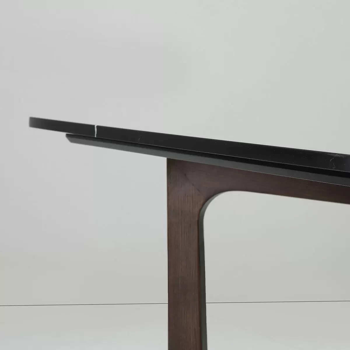 SLK Home Adelaide 石英石餐桌 黑 #1573114｜Costco好市多必買推薦